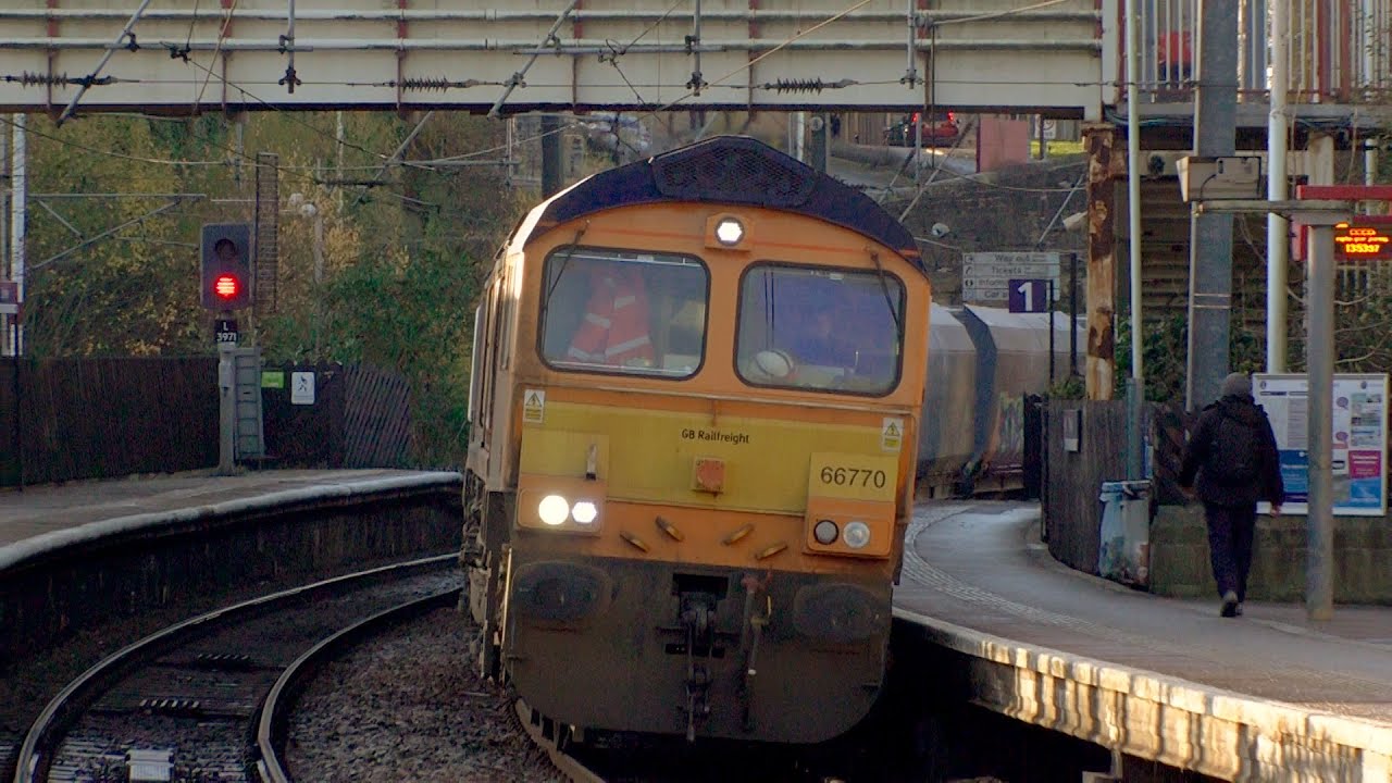 66770 at Shipley on 09/12/2022 with the 6D37 - YouTube