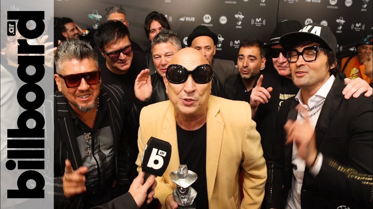 La Mosca canta "Muchachos, ahora nos volvioms a ilusionar" en la ...