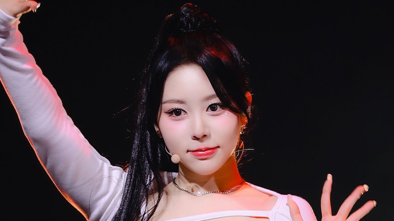 [4K] 240202 트리플에스 정혜린 Colorful 직캠 (tripleS HyeRin FanCam) - YouTube