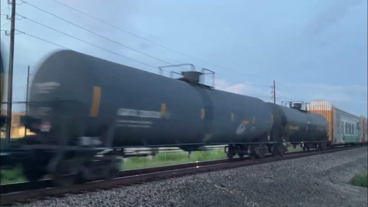 BNSF gevo leads GATTPL ft NS ES44DC - YouTube