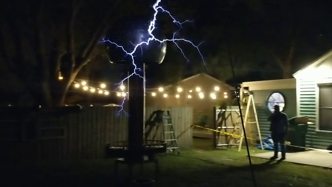1 Million Volt Tesla Coil - YouTube