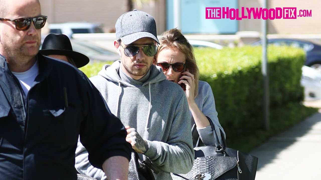 Liam Payne Of One Direction Is Blocked By His Bodyguards At Barneys New ...