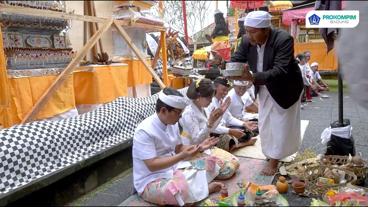 Sekda Adi Arnawa Hadiri Karya Piodalan di Pura Kahyangan Jagat Kancing ...