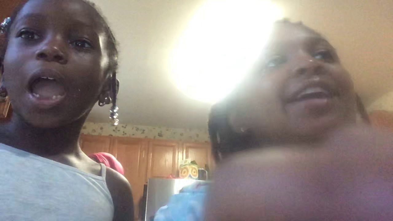 Tiktok and. Nivea eating 🥞 - YouTube