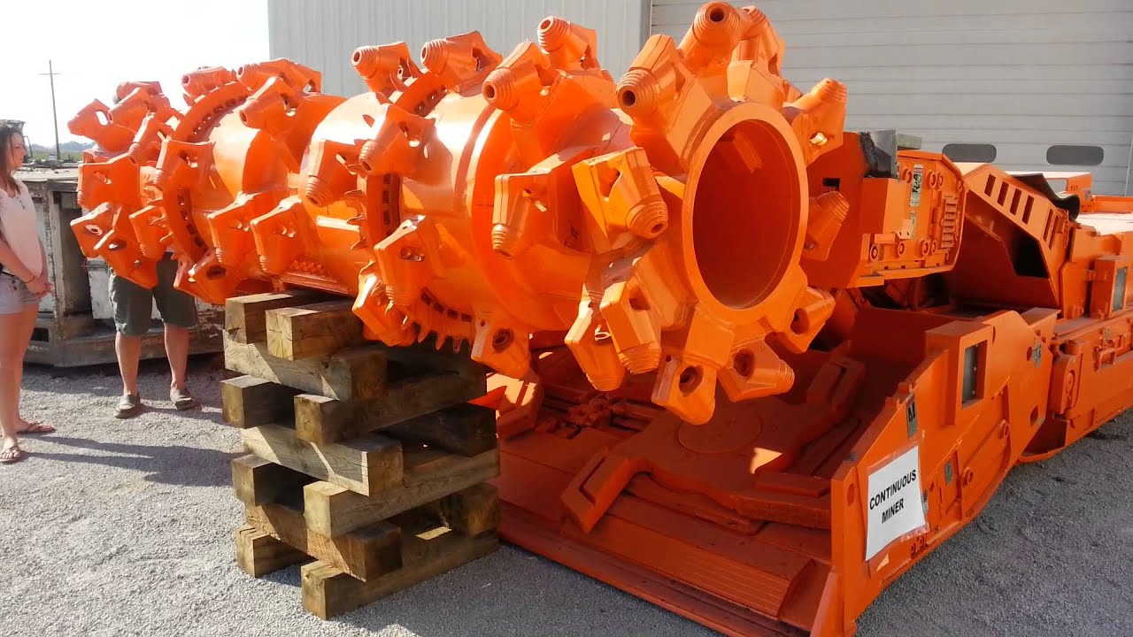 Some big toys at work !! Arch caol mining .. - YouTube