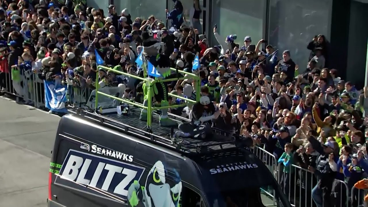 Massive crowd fills Seattle streets for Seahawks parade - YouTube