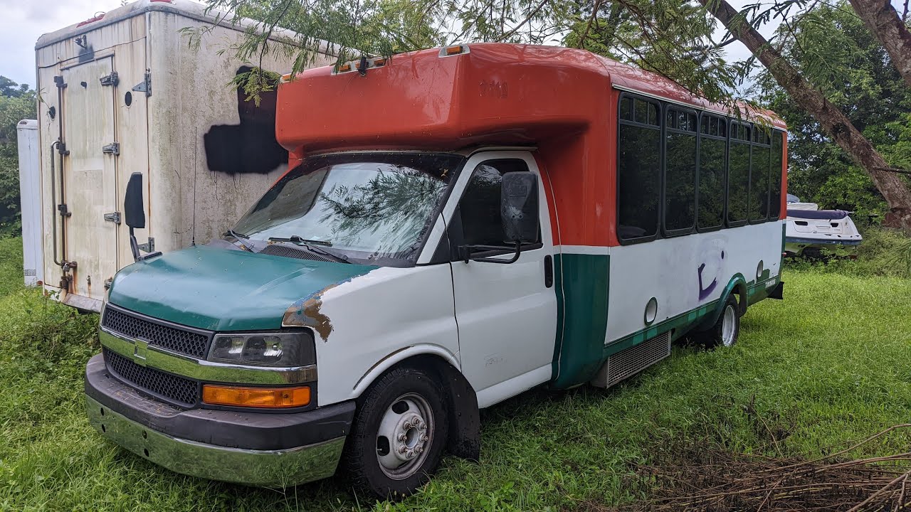 LGH DURAMAX SHUTTLE BUS TEAR DOWN PART 1 004 - YouTube