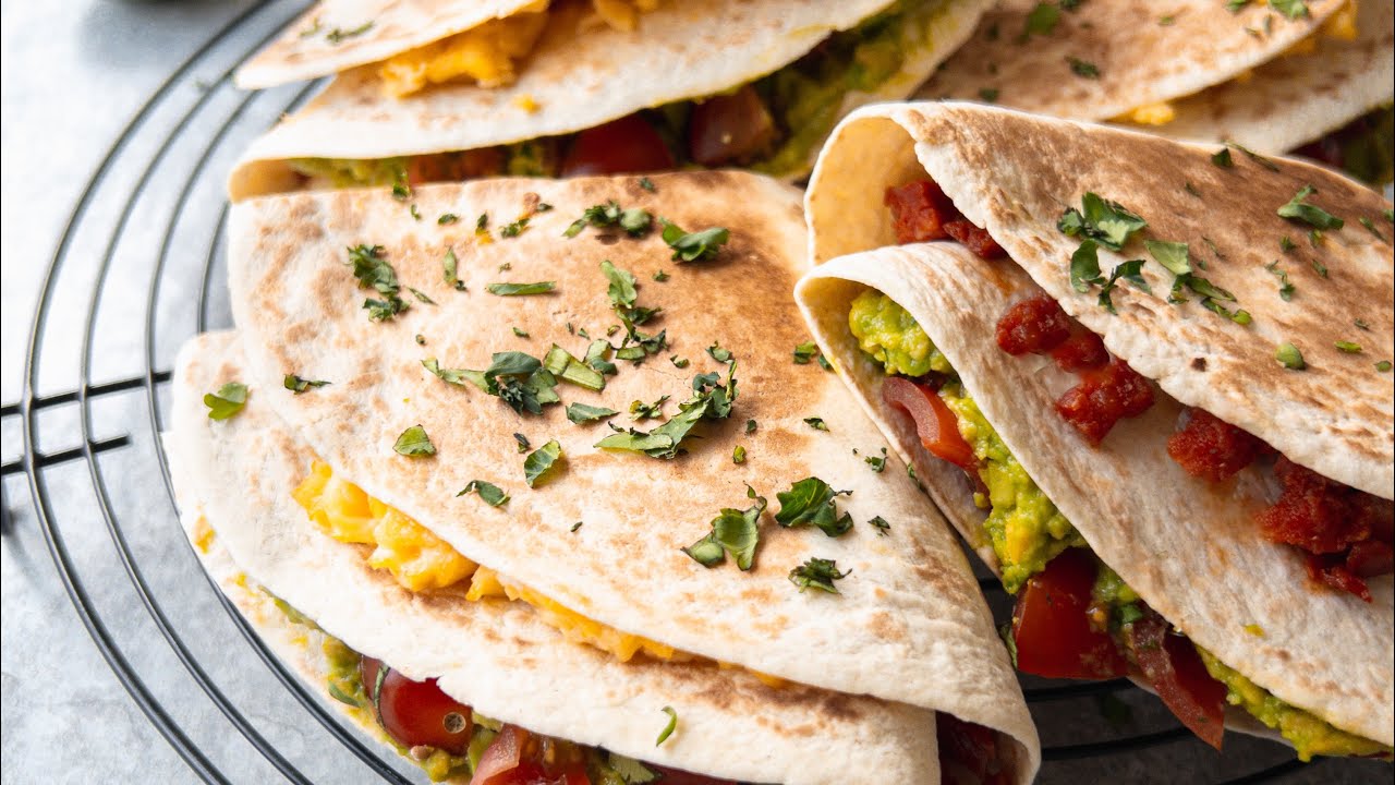 Chorizo Breakfast Wraps | Wrap Hack - YouTube