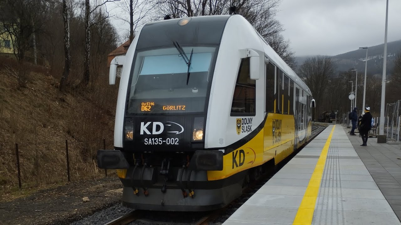 Pociąg SA 135 002 w Świeradowie Zdroju. - YouTube
