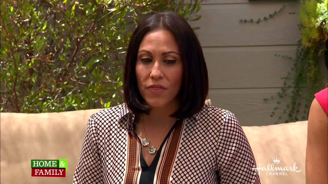 Holiday Travel Tips on Hallmark Home & Family with Carolyn Scott ...