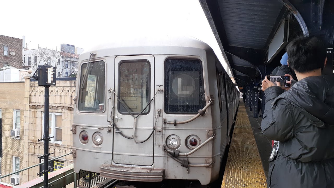 BMT Brighton Line: R46 L train arrives Brighton Beach - YouTube