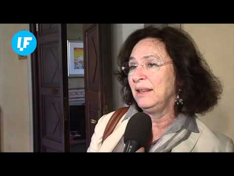 Intervista a Manuela Arata - Verso #IF2012 - YouTube