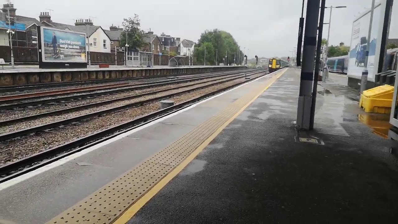 Tonbridge train station(2) - YouTube