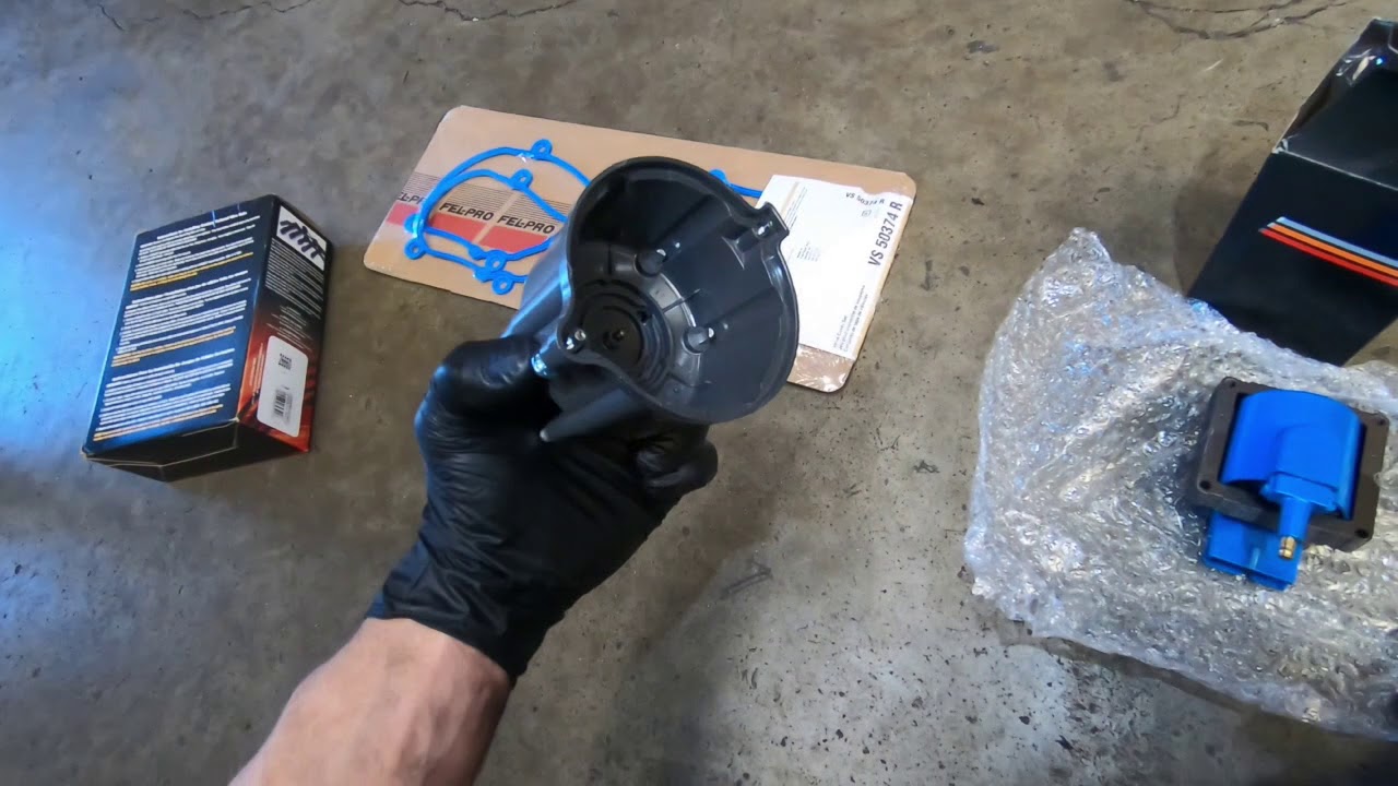 1993 Ford Ranger 3.0 Valve cover gaskets and a tune up. - YouTube