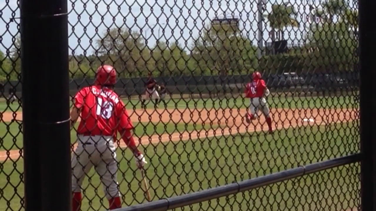 Rodolfo Duran lines an RBI single to right - YouTube