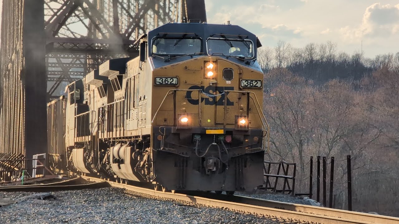 CSX 362 Leads Across the Monongahela - YouTube