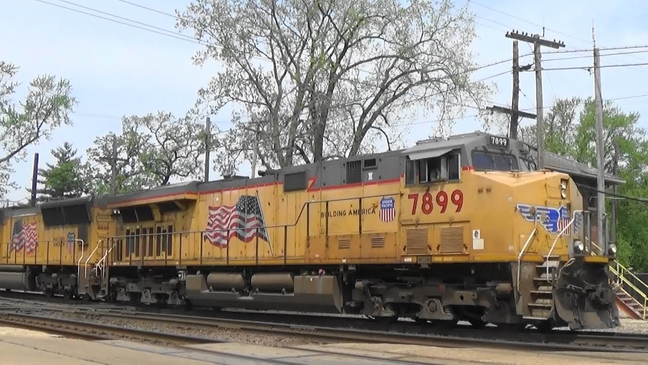 UP 7899 Leads a Stack Train, West Chicago, IL, 5/17/18 - YouTube
