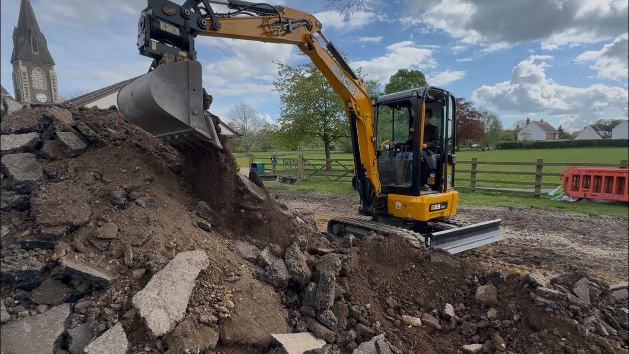 JCB 26C-1 Car park resurfacing - YouTube