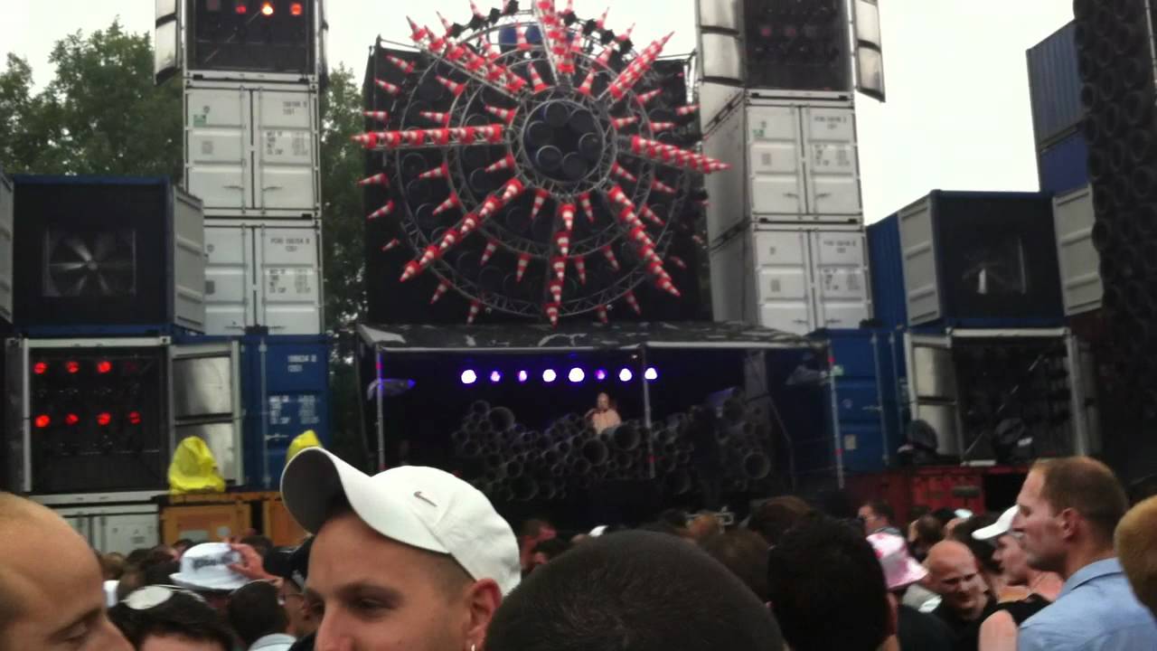 T-Junction & Angerfist - The Culture @ Defqon.1 2011 - YouTube