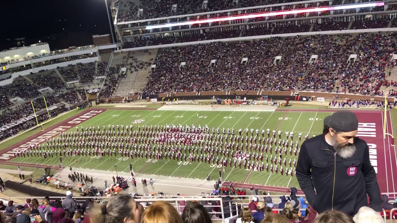 Mississippi State Famous Maroon Band halftime show - YouTube