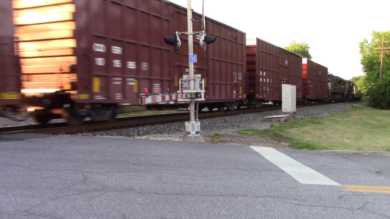 MVI 1826 ns 18T???? mix frieght train in berryville va - YouTube