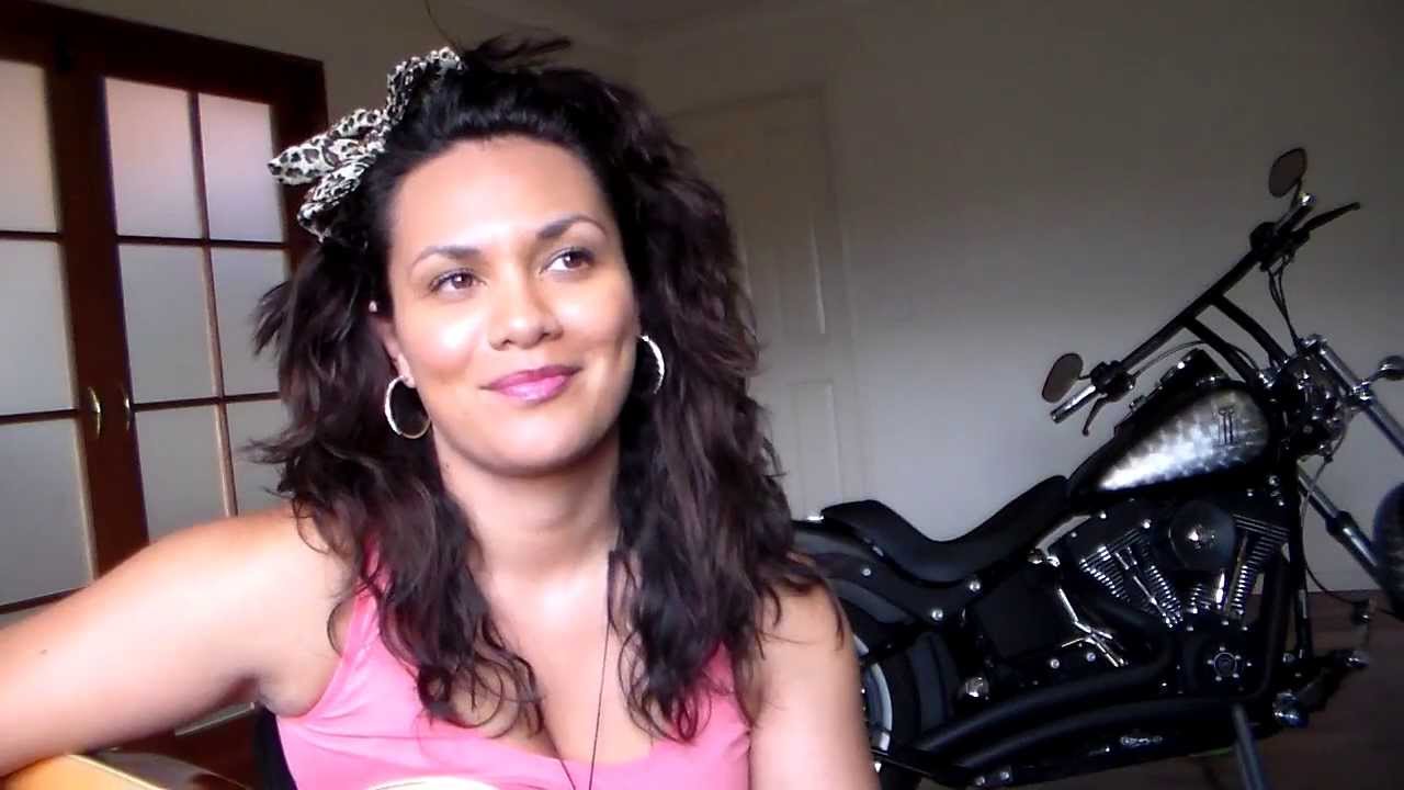 ReanaRAY COVER... Breathless by Corrine Bailey Rae - YouTube