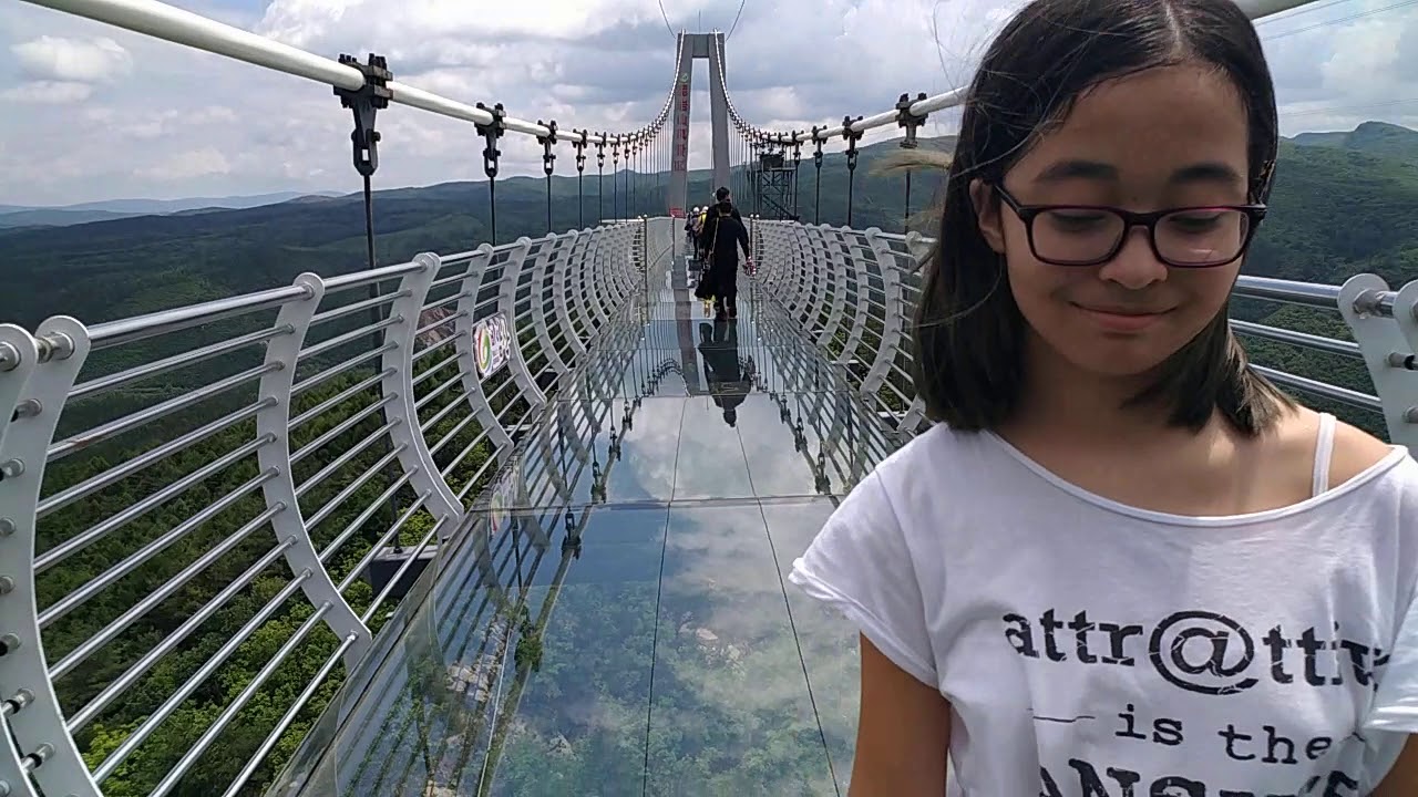 吉林龙井玻璃桥。China Jilin LongJing Glass Bridge! - YouTube