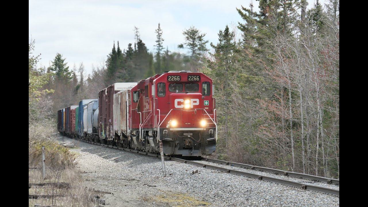 CP 2266 leads CP F16 North on the Bangor Sub 4/18/21 - YouTube