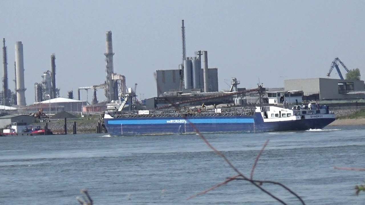 SYNERGY Inland, Motor Tanker, liquid cargo, type C - YouTube