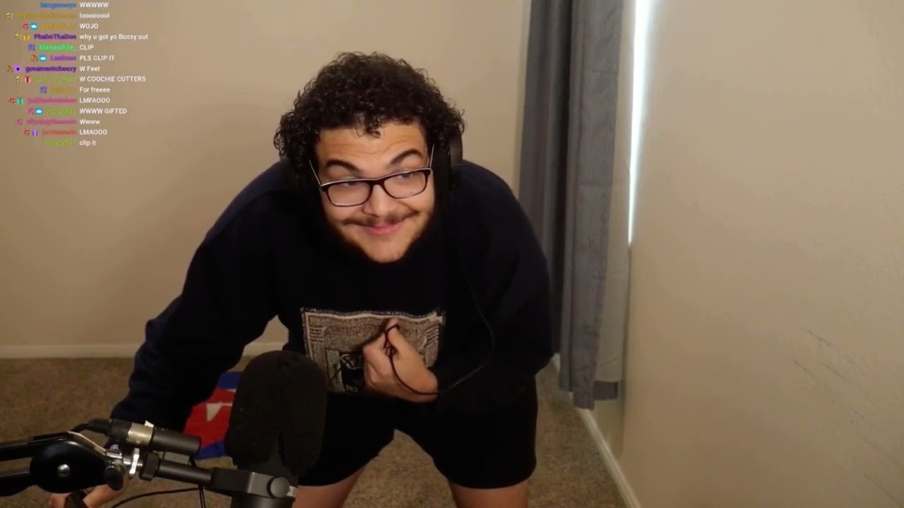 JoJoThaMoFo chillin and talking to chat - YouTube
