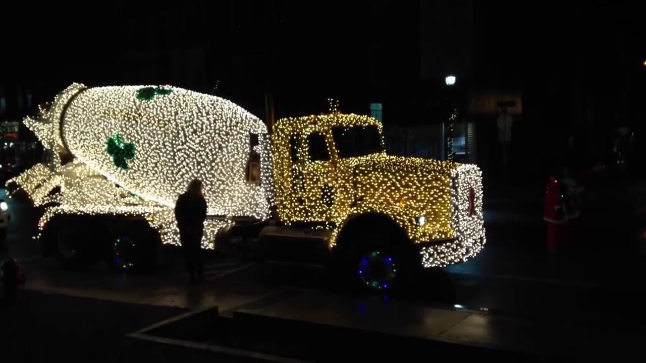 Christmas S D Ireland Truck in Saint Albans VT - YouTube