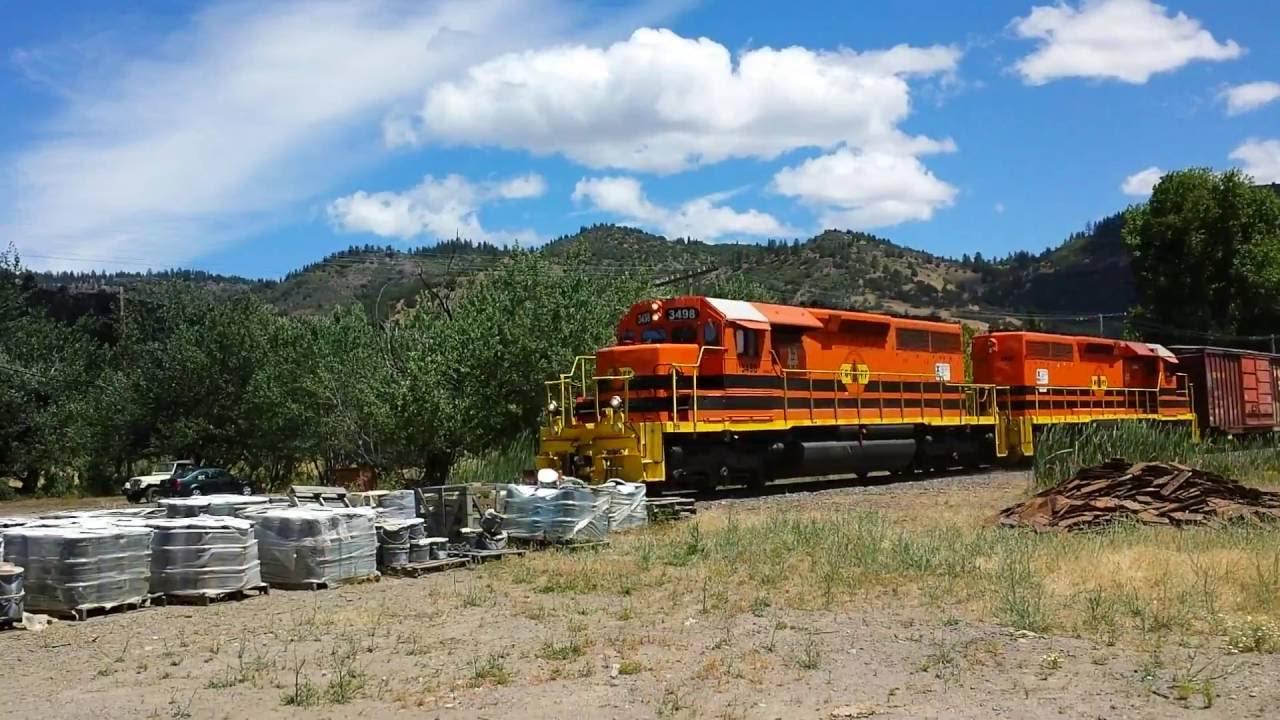 Central Oregon & Pacific Railroad at Hilt, CА - YouTube