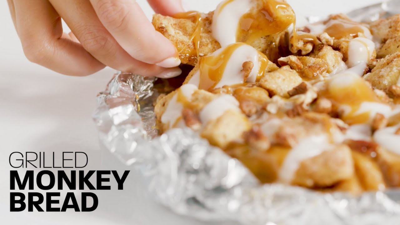 Hy-Vee Seasons: Grilled Monkey Bread - YouTube