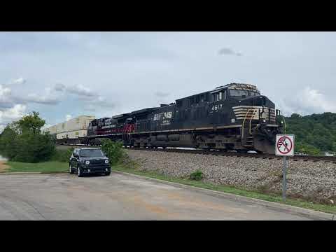 NS 289 w/ NS 4822 Moving The Weight Of The World trailing & awesome crew - YouTube