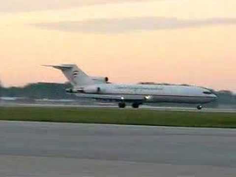 Boeing 727 Takeoff - YouTube