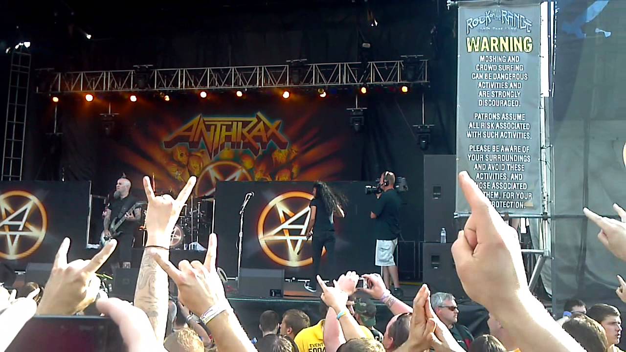 Anthrax opening and crazy mosh pit rock on the range 2012 - YouTube