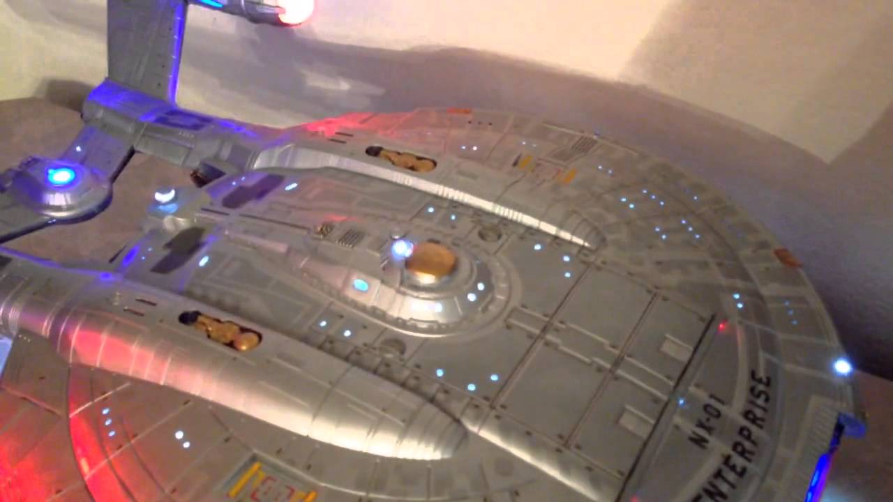 Polar Lights 1/350 Scale Enterprise NX-01 Lighted Model - YouTube