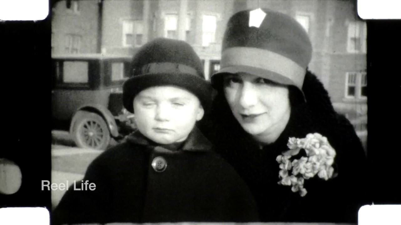1927 Mom and child, dad and extended family, out in front of the home ...