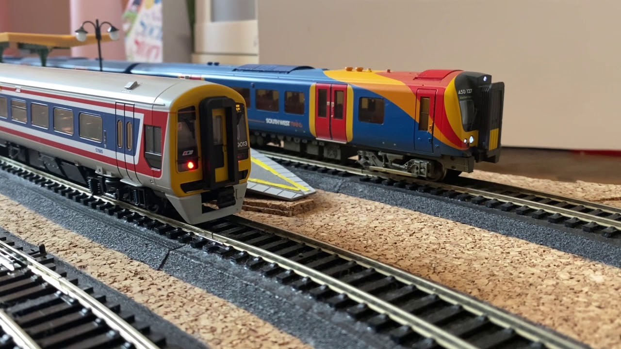 Bachmann class 450 and 159 - YouTube