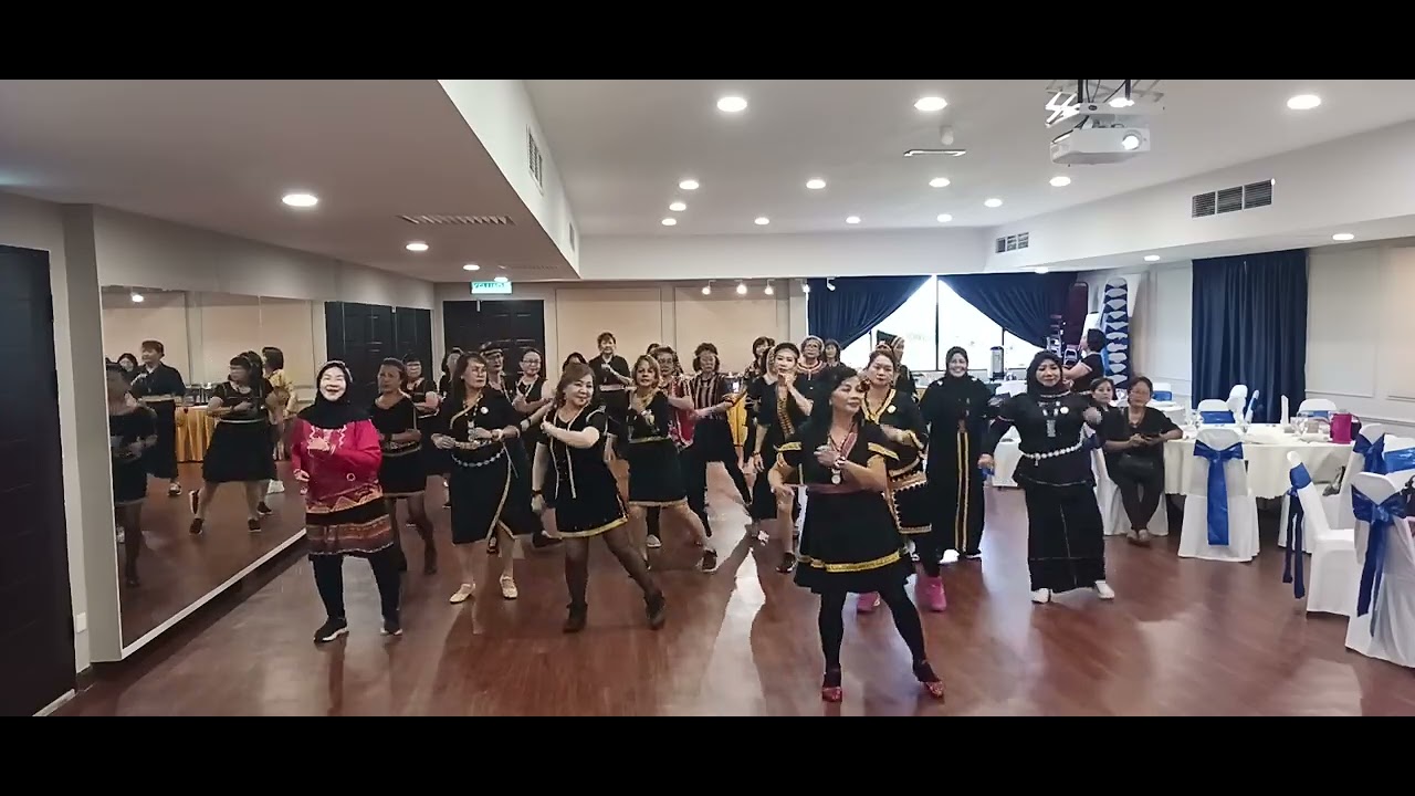 Stecu stechu Dancing for fun - YouTube