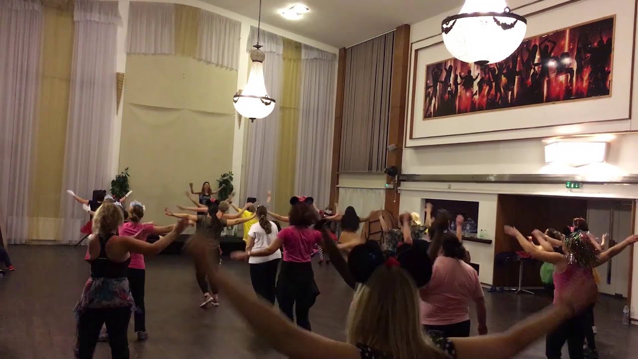 Holiday Zumba With Julia - YouTube