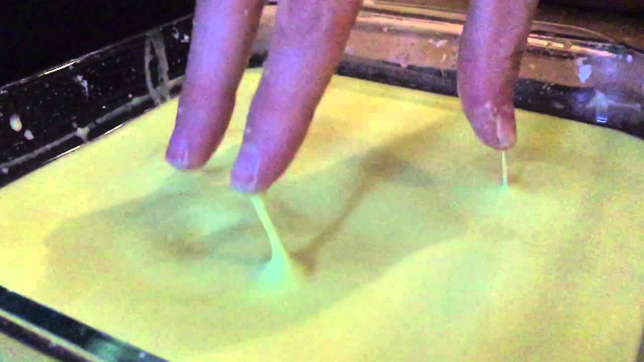 Cornstarch and water: Slow-motion with a hand - YouTube