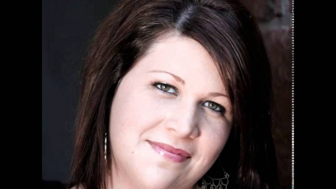 Isobel Ann Martin, Traditional Gaelic Singer - YouTube