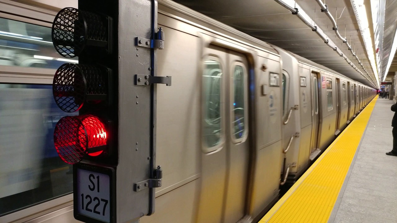NYC Subway Who put that signal here - YouTube