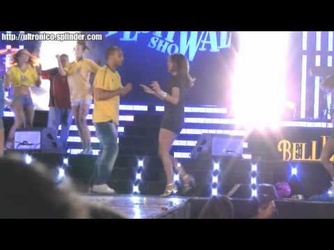 Veronica Maya balla e la gonna si alza!!!!!