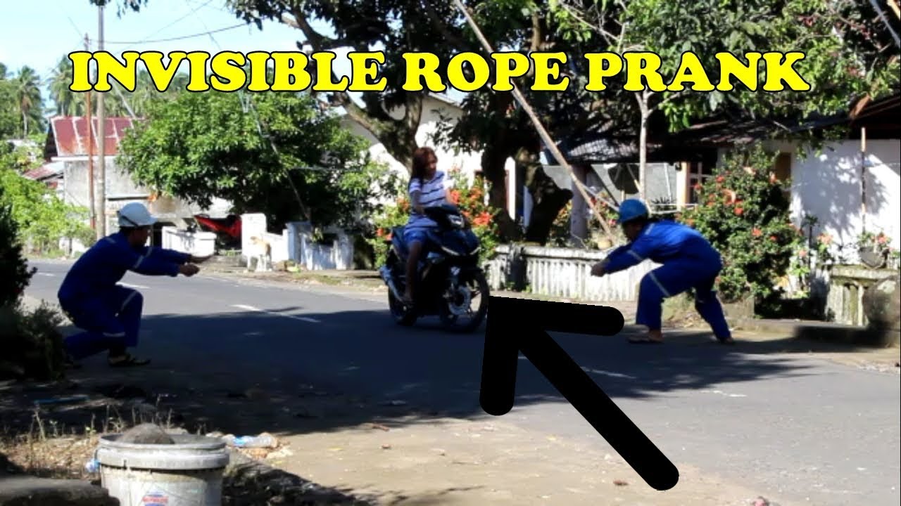 INVISIBLE ROPE PRANK - HAPPY NEW YEAR 2018 - YouTube