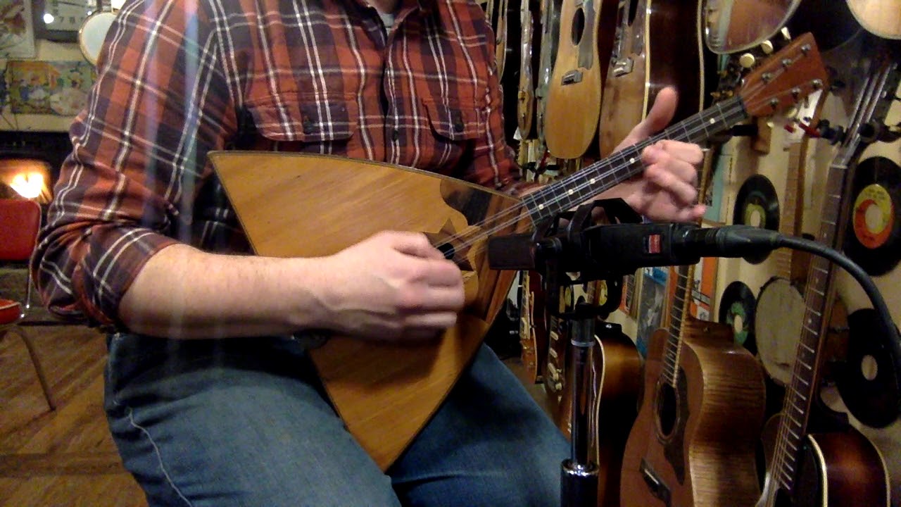 1920s Favilla 6-string balalaika - YouTube