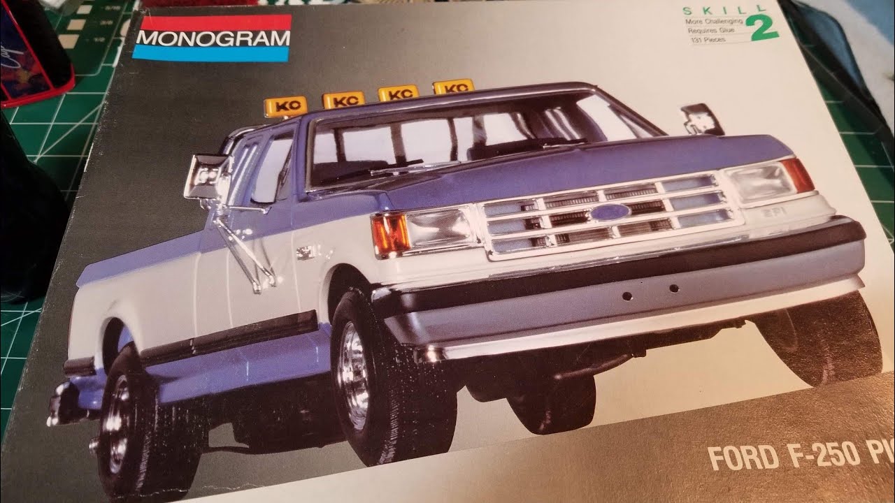 1/24 Monogram Ford F-250 Model Kit Unboxing - YouTube