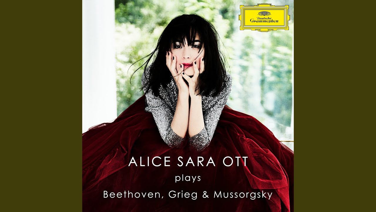 Mussorgsky: Pictures at an Exhibition: Promenade 1 (Live) - YouTube