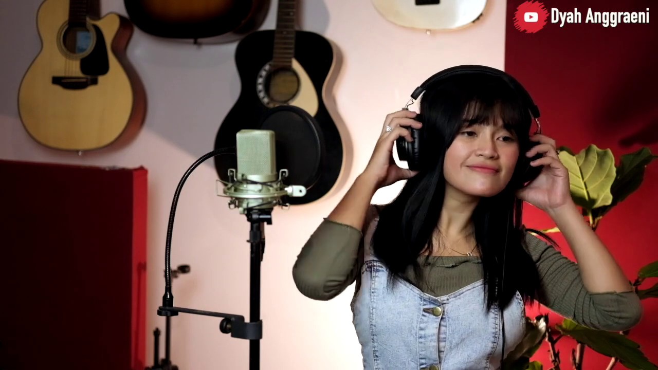 WONG SEPELE - NDARBOY GENK Live Cover Dyah Anggraeni - YouTube